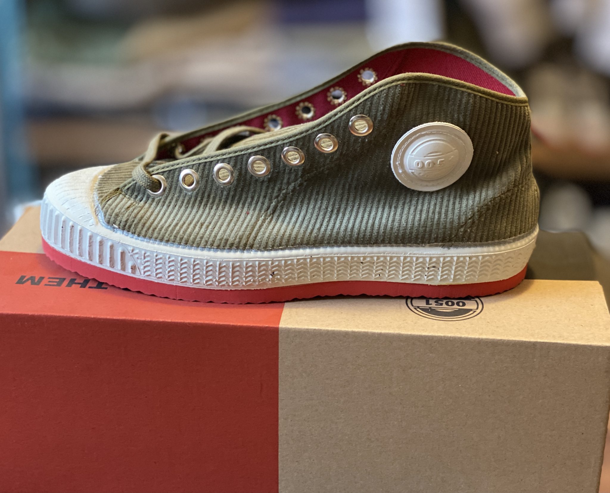 Retro tenisky CEBO 0051 autumn khaki cord vel.42 - Meteorshop.cz